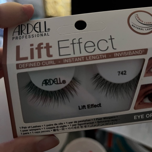 Makeup | Ardell Lashes Lift Effect 742 X 5 | Poshmark